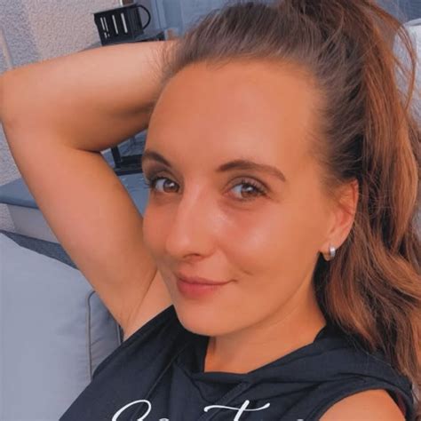 Julia Juliam Threads Say More