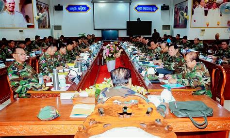 ឧត្តមសេនីយ៍ឯក ហួត ឈាងអន អញ្ជើញចូលរួមត្រួតពិនិត្យ និងបូកសរុបការងារធានាភស្តុភារឆ្នាំ២០២៣