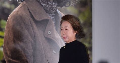 [t포토] 윤여정 변치않은 우아한 미모