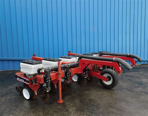 White 6925 Splitter Bar Hellenbrand Implement