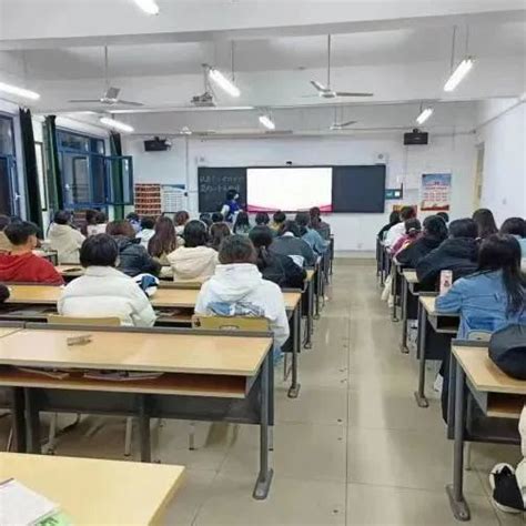 教育学院组织学习党的二十大精神主题团课 沧州师范学院