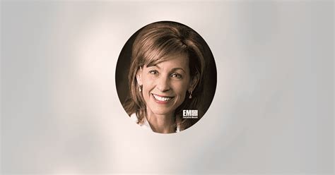 Boeing Defense Ceo Leanne Caret Receives 2021 Wash100 Award From