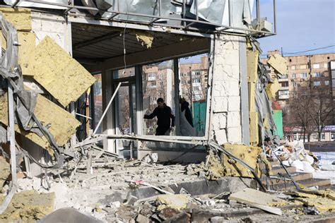 Мэр Донецка Кулемзин сообщил о попадании снаряда ВСУ в ТЦ Галактика