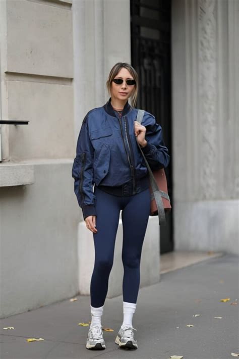 20 Chic Navy Blue Leggings Outfits How To Style The Everyday Neutral