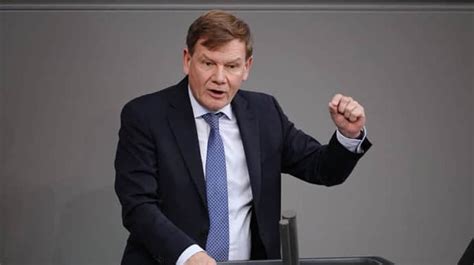 Главу МЗС Німеччини закликають домагатися призупинення права голосу Угорщини в ЄС Українська