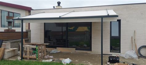 ტენტი ადერიდა საყრდენებით