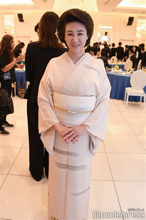 画像 へずまりゅう結婚式夫婦で突撃インタビューに応じる 妻の今後の露出は仲間たちに感謝世間のアンチどもは分かれ モデルプレス
