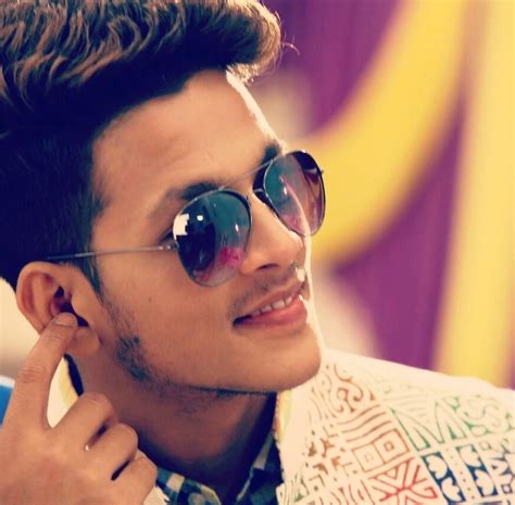 Rishabh Kashyap Golu Picture Wallpaper Image Gallery And Romantic