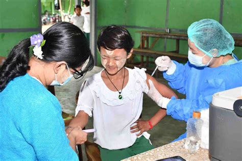 တပ်ကုန်းမြို့၌ ကျောင်းသူ ၁၀၀ ဦးအား သားအိမ်ခေါင်းကင်ဆာရောဂါကာကွယ်ဆေး ထိုးနှံ Information And