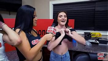 Fingering Yourself For A Tattoo Xvideos Com