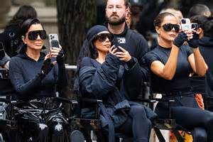 Kris Jenner Looks Ageless In New Photos With Kim And Khloé Kardashian