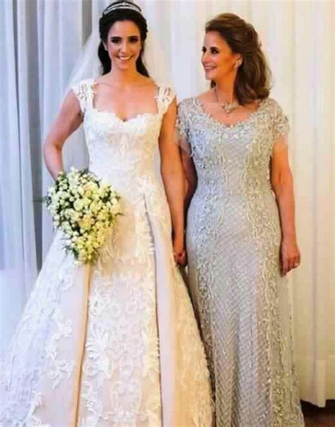 لأم العروسة فساتين سواريه هترجعك عروسة يوم فرح ولادك اليوم السابع