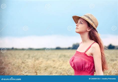 W Polu Wiejska Dziewczyna Zdj Cie Stock Obraz Z O Onej Z S Oma