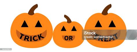 호박 가족입니다 즐거운 할로윈 보내세요 어머니 아버지 아기 간 계 또는 치료 텍스트입니다 재미 있는 소 름 웃는 얼굴 귀여운 만화 캐릭터입니다 인사말 카드입니다 흰색