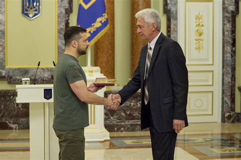 Вручення Президентом України державних нагород представникам ЗМІ — Офіційне інтернет