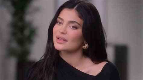 Kylie Jenner Reveals Spooky Halloween Yard After Khloes Big Reveal