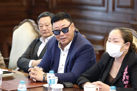 УИХ ын дарга Д Амарбаясгалан Нарансэвстэйн боомтыг нээхийг эсэргүүцэж буй иргэдийн төлөөллийг