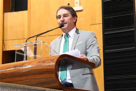 Destaque Capixaba Presidente Do Centrorochas Recebe Homenagem No