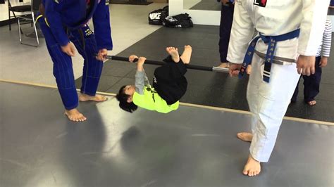 어린이 철봉 매달리기2 런 주짓수 Youtube