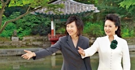 펑리위안 Vs 조윤선 스타일 대격돌 어떻게 달랐나