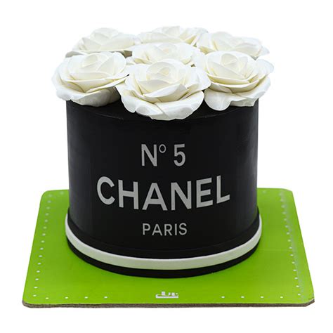 قنادی ناتلی سفارش کیک تولد و شیرینی