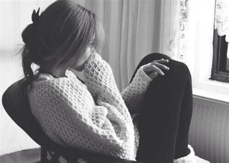 مجموعه عکس دختر غمگین و تنها؛ ۲۱ عکس جدید و با کیفیت ستاره