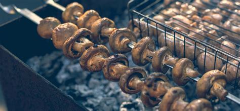 Як приготувати печериці на мангалі — Шуба