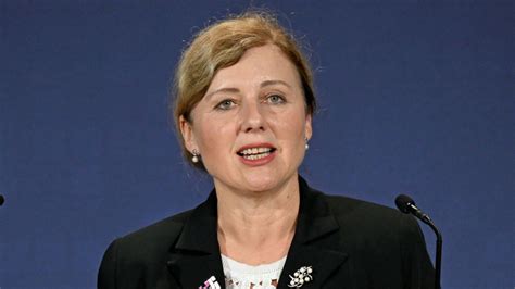 Еврокомисар Вера Йоурова Франция Германия и Полша са основни мишени на руската дезинформация