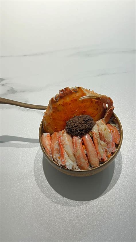 준선 동해에서 잡힌 314kg 자연산 참다랑어 한마리에 1000만원 가량에 경매 낙찰되었다고 들었습니다 저는 2번뱃살과 등살 각각 7kg씩 구매했고 총 14kg을