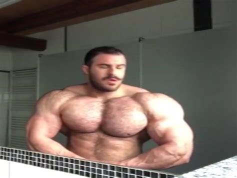Hot Musclebear Thisvid