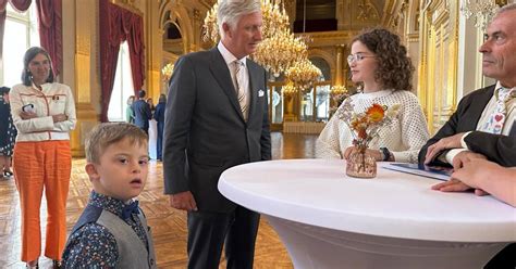 14 Year Old Lilith Appeltans Teaches Sign Language To Siblings A