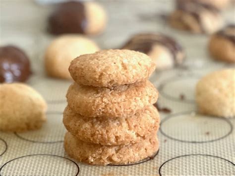 עוגיות קוקוס קלות ועסיסיות מחמישה מצרכים מתוק בריא