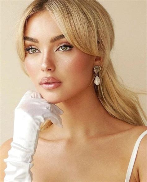 Pin by 𝐀𝐧𝐚 on 𝐌𝐨𝐝𝐞𝐥 Wedding hair and makeup Hair beauty Long hair styles