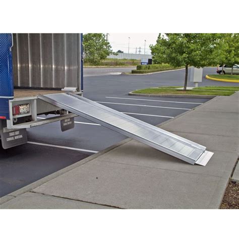 EZ-ACCESS TRAVERSE 31.5" W Apron-End Aluminum Walk Ramp | Discount Ramps