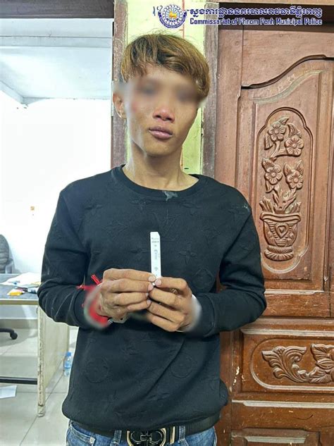 បង្ហាញមុខជនសង្ស័យចំនួន០២នាក់ ជិះម៉ូតូឆក់កាបូបស្ពាយជនបរទេសនៅចំណុចមុខអគិ្គសនីកម្ពុជាវត្តភ្នំ