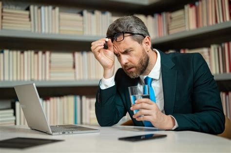 Premium Photo Head Pain Medicines Pills Concept Cephalalgia And