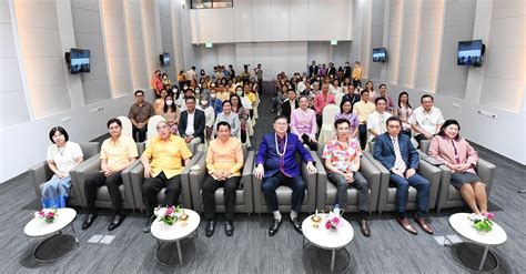 ดร สุทัศน์ ร่วมสรงน้ำพระ รดน้ำขอพร อว เนื่องในวันสงกรานต์ 2566 สถาบันสารสนเทศทรัพยากรน้ำ