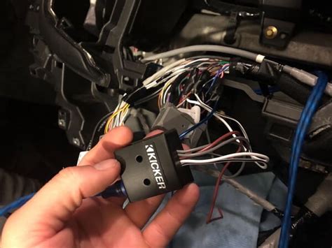 How to Hook Up an Amp Without RCA Jacks - Cables Advisor