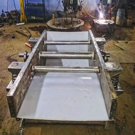 Stainless Steel Linear Mini Vibrating Screen Assembly For Industrial