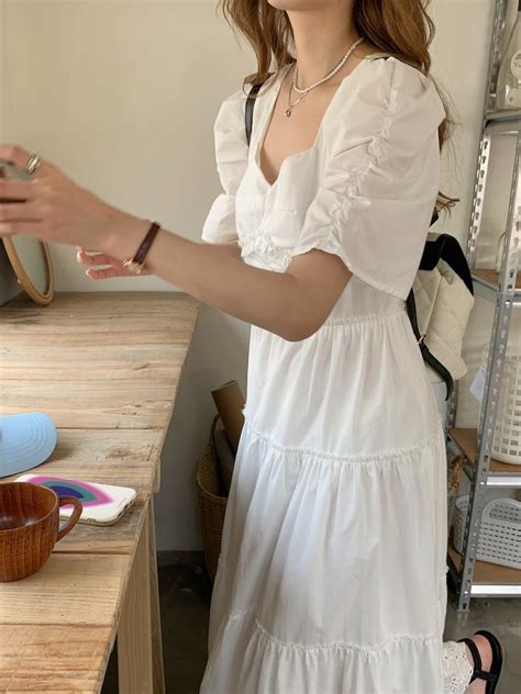 베이지하루 여성 여름 반팔 화이트 롱원피스 드레스 스퀘어넥 셔링 주름 캉캉치마 코튼 봄 퍼프 소매 30대 40대 여자옷 바캉스룩 휴가 리조트룩 휴양지옷 나들이룩 결혼식