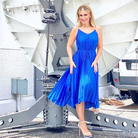 Anette Cuburu Scrolller