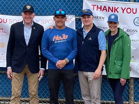 Ny Mets Legend Howard Johnson Helps Open Darien Little League Season