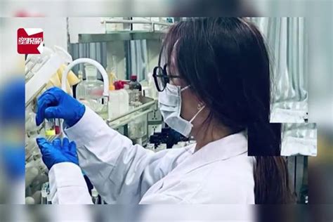 女学霸在校时获40余项奖，成功推免至北大读研，颜值和荣誉并存