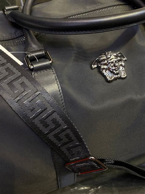 Сумка Versace купить с примеркой по Москве в онлайн магазине MENSWEAR ...