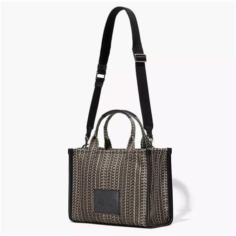 СУМКА MARC JACOBS THE MONOGRAM MEDIUM TOTE BAG – Сумки MARC JACOBS из ...