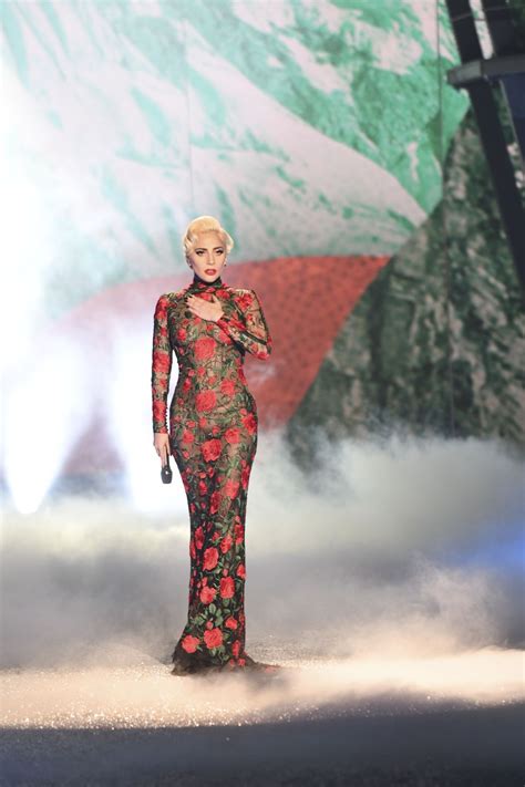 Los Vestidos Más Impresionantes De Lady Gaga Que Puedes Copiar