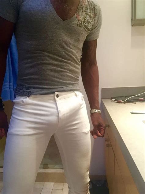 Парни в штанах с бугорком 92 фото