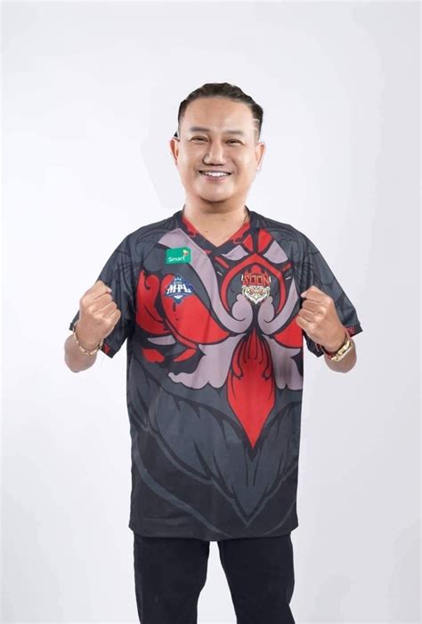 រូបយូរហើយ សុខៗ ម៉ៃ សុគន្ធ លើកយកមករិះគន់ មាស សុខសោភា តែត្រូវហ្វេនដាក់វិញផាំងៗ Khmerload