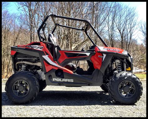 Polaris Razor 900