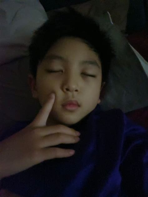 Copter Fanclub ทำไมเวลาหลับคอปเตอร์ต้องเอานิ้วจิ้มแก้มตัว